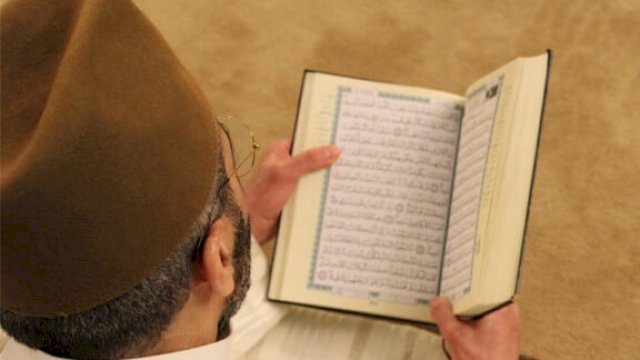 Keutamaan Membaca Surat Al Kahfi Di Hari Jumat