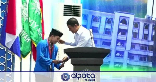 Amran Sulaiman Beri Beasiswa Bagi Mahasiswa Penghafal Al-Quran 30 Juz