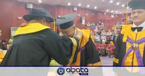 Rektor UNM Kukuhkan Dosennya Jadi Guru Besar